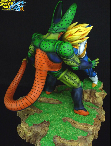 VKH 2022 DRAGON BALL RESIN STATUE VEGETA VS CELL 2º FORM - 30 CM ...